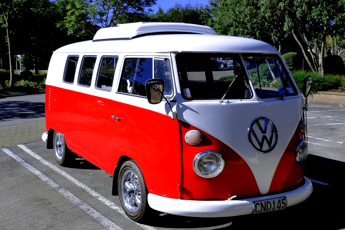 Fakta Menarik Tentang VW Kombi, Mobil Legendaris Jerman yang Populer di ...