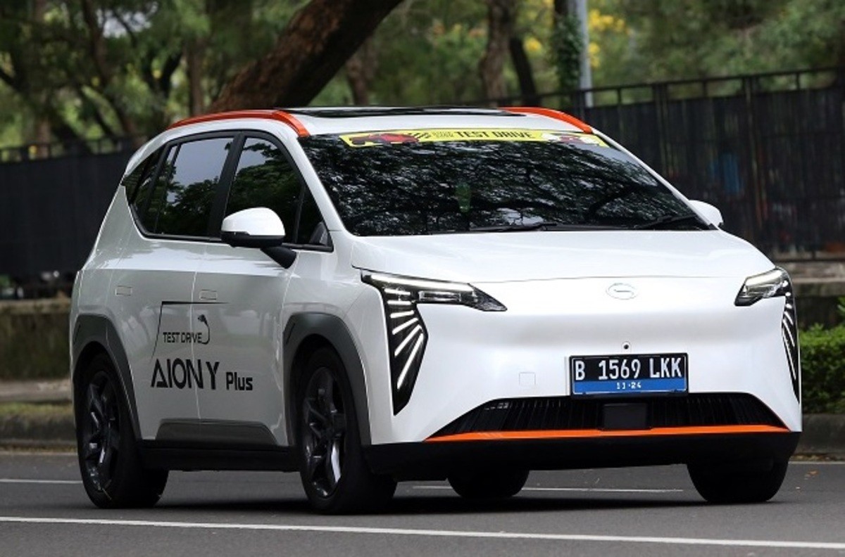 Mobil Listrik Aion Y Plus Resmi Meluncur Sebagai Armada Grab Premium ...