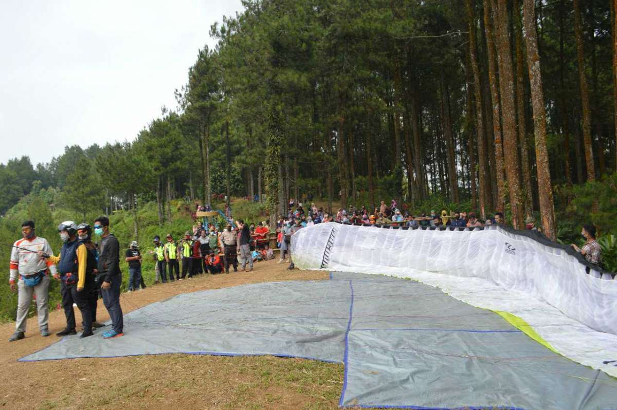 Bukit Watu Kumpul Petahunan Jadi Aset Olahraga Kedirgantaraan di ...
