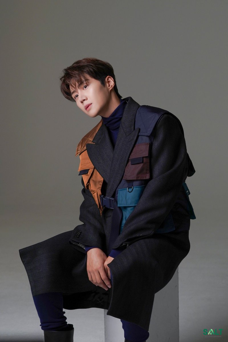 Kim Seon Ho, Aktor Popular di AAA 2021