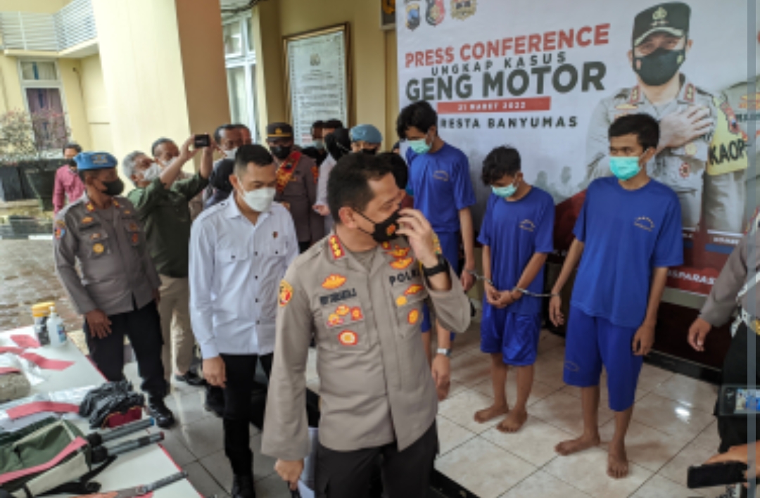 Geng Motor yang Menyerang Sawangan Purwokerto Ditangkap, Barang Bukti ...