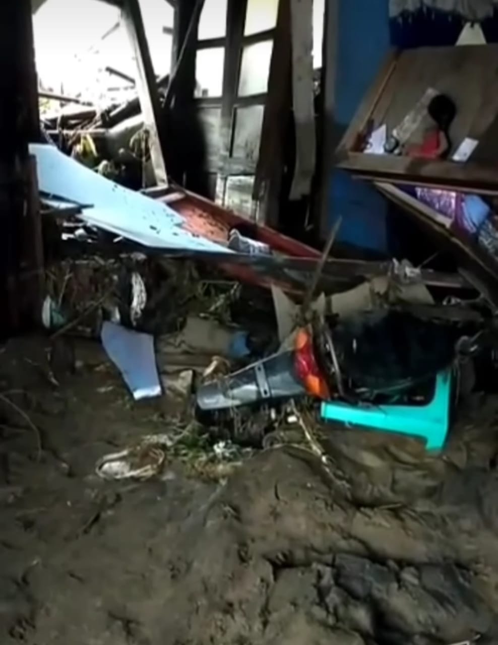 Banjir Bandang Bawa Tanah Longsor di Pengadegan Wangon, Puluhan Rumah Rusak