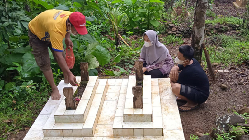 Sadranan, Pertahankan Tradisi Bersih Makam Leluhur