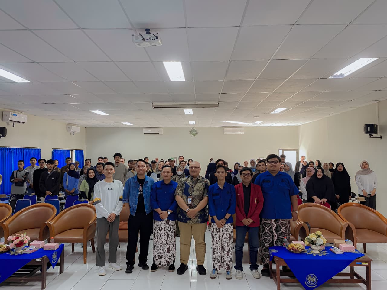 BEM KM UMP Cetak Creator Muda dan Penggerak Digital UMKM Banyumas Raya ...