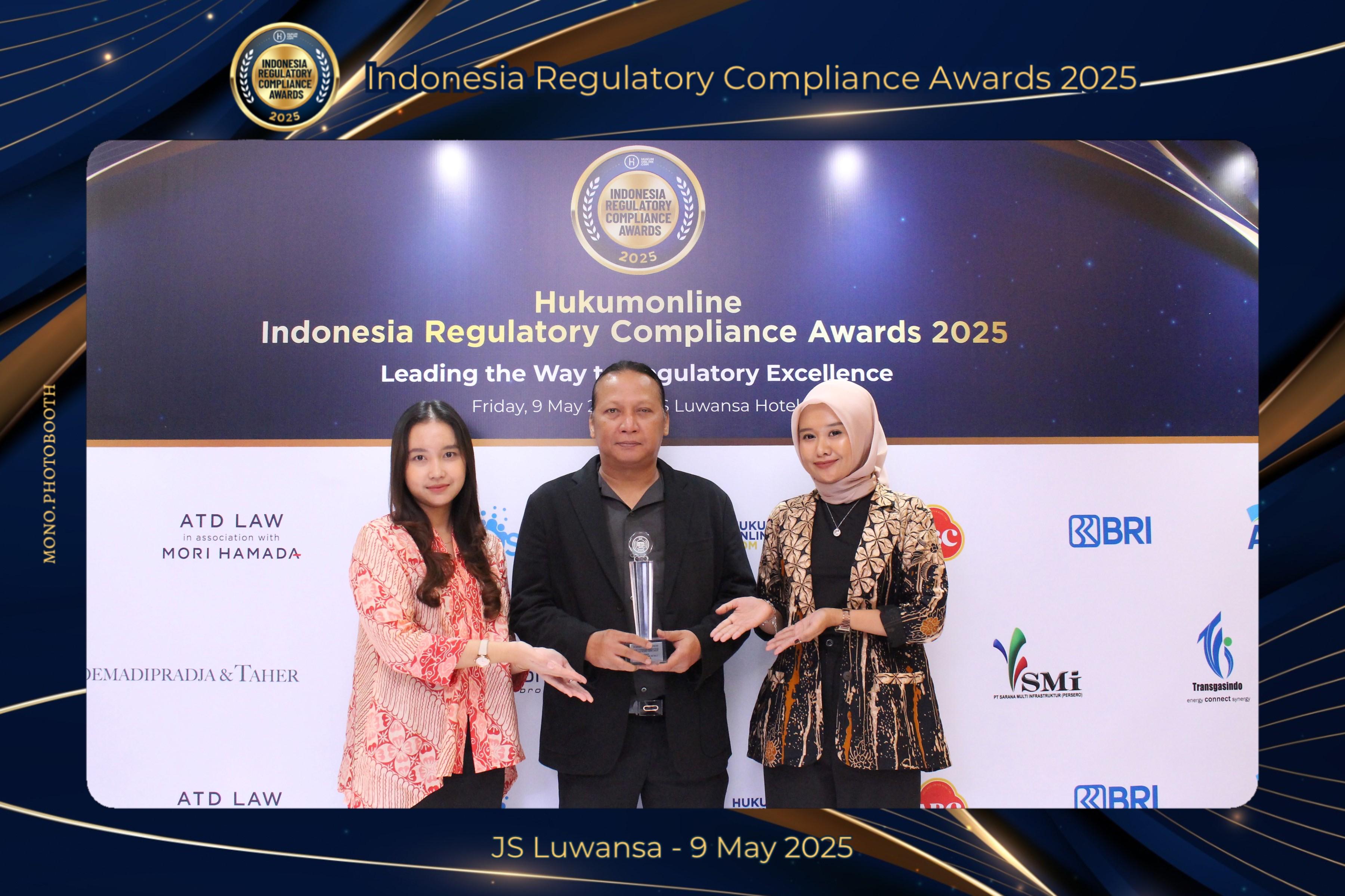 Tim Legal PT Etos Kreatif Indonesia Raih Penghargaan Most Strategic ...