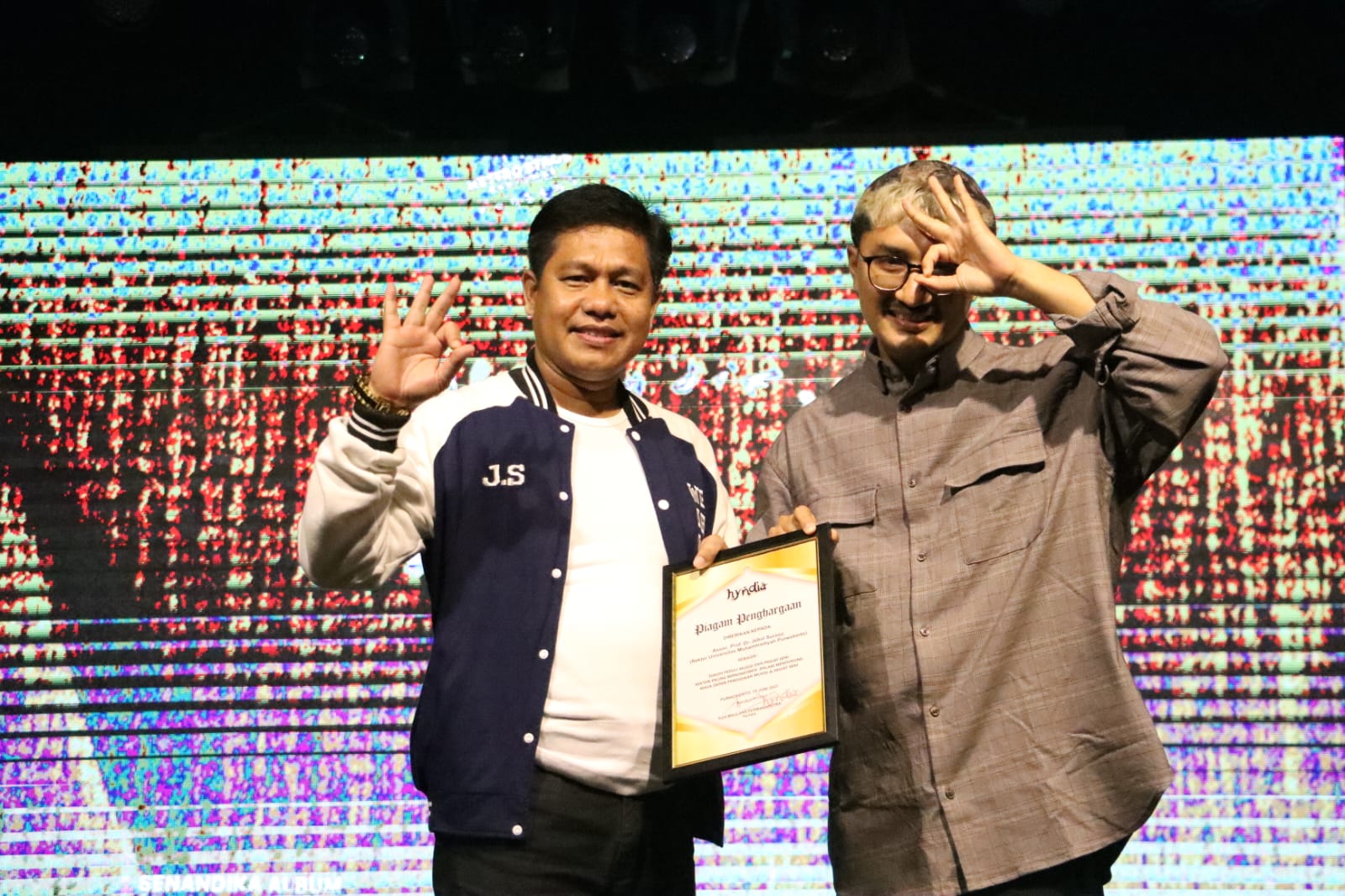 Rektor UMP Kembali Terima Penghargaan Tokoh Peduli Musisi dan Pegiat Seni