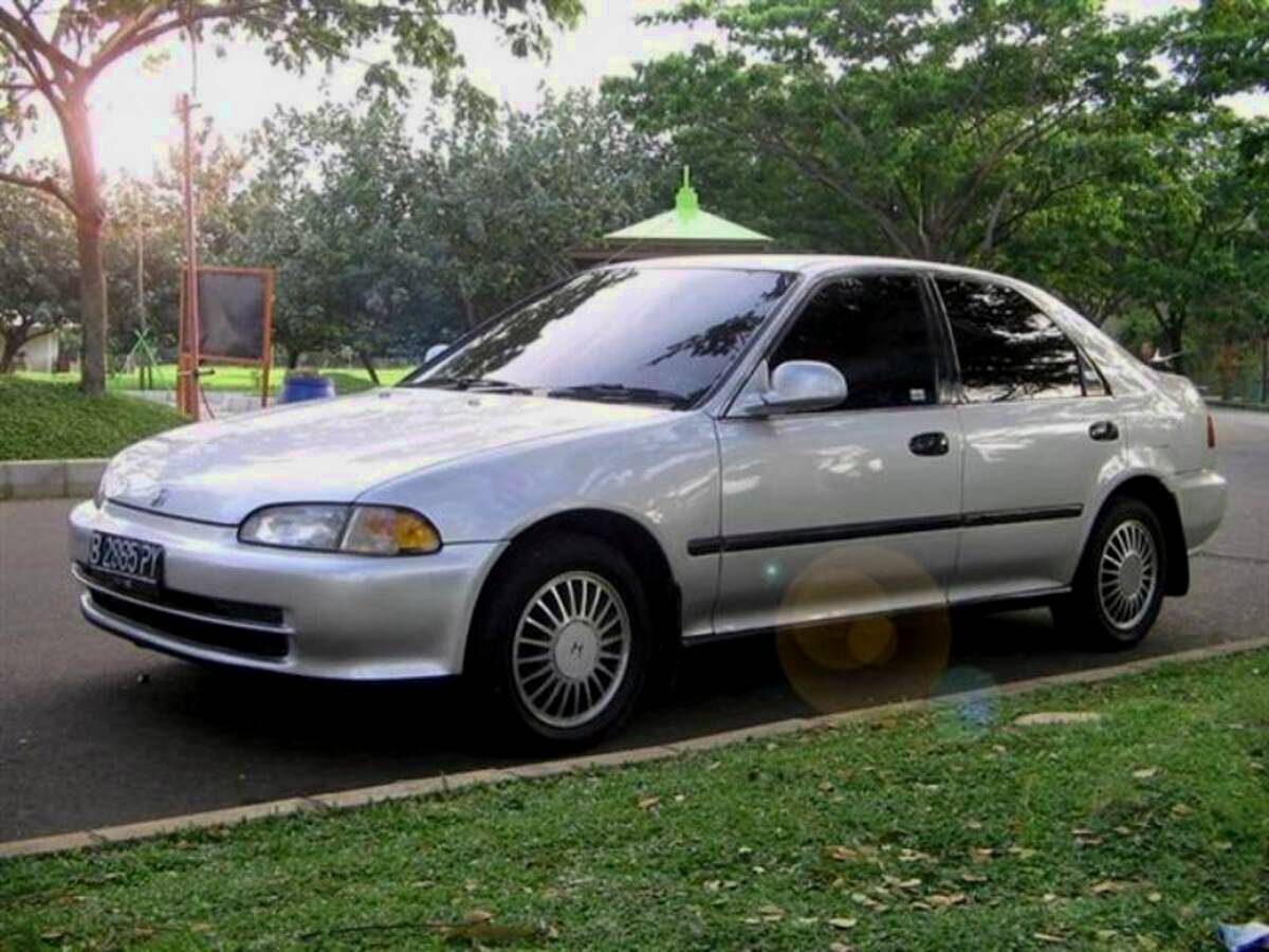 Spesifikasi dan Harga Honda Civic Genio, Sedan Klasik yang Masih Dicari ...