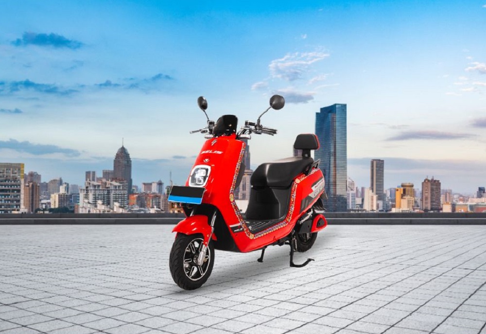 Kredit Motor Listrik Selis EMAX Murah dengan Budget Rp500 Ribu per Bulan