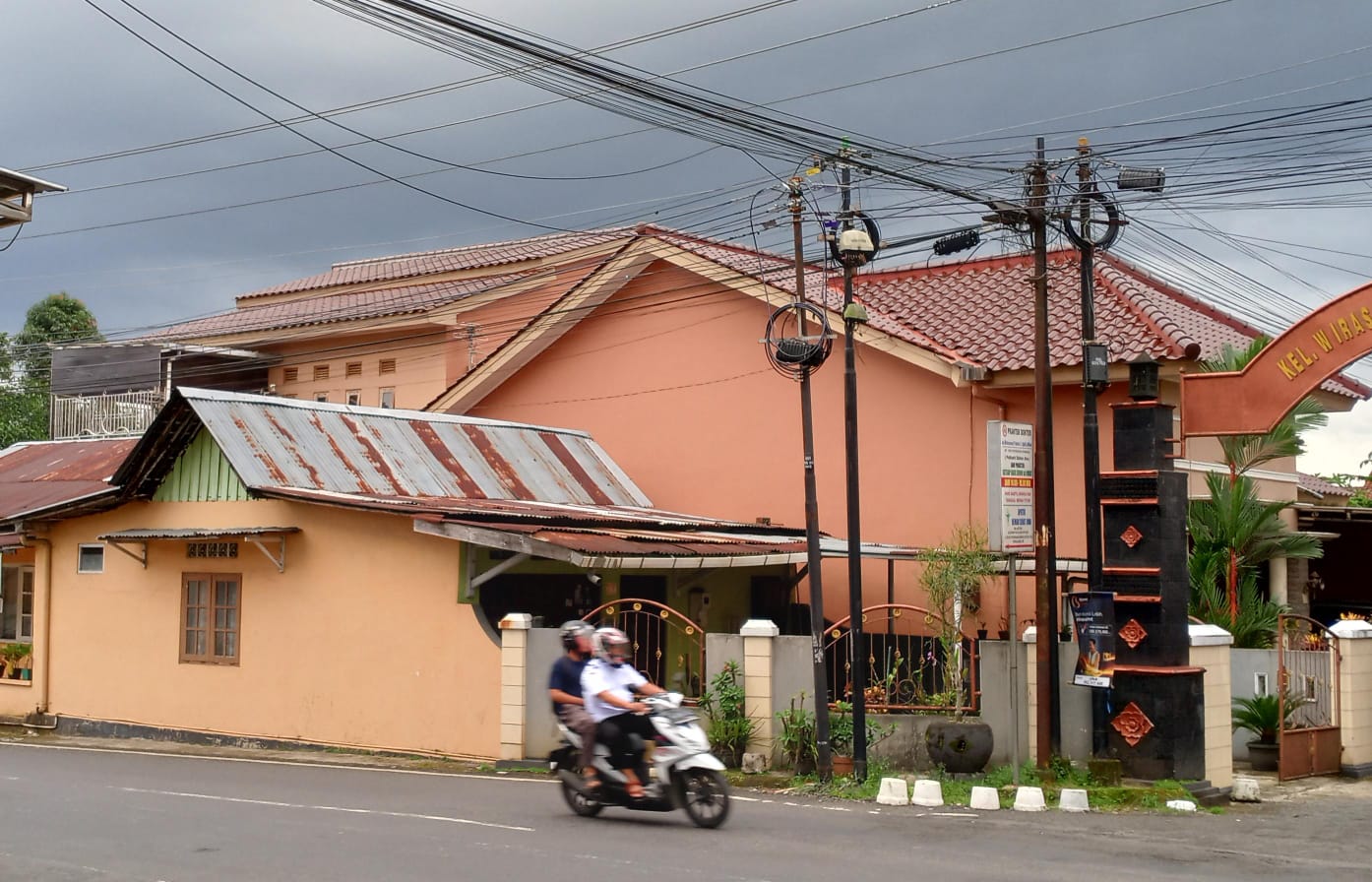 Pemasangan Kabel Internet Kerap Semrawut, Pemkab Tak Bisa Tertibkan ...