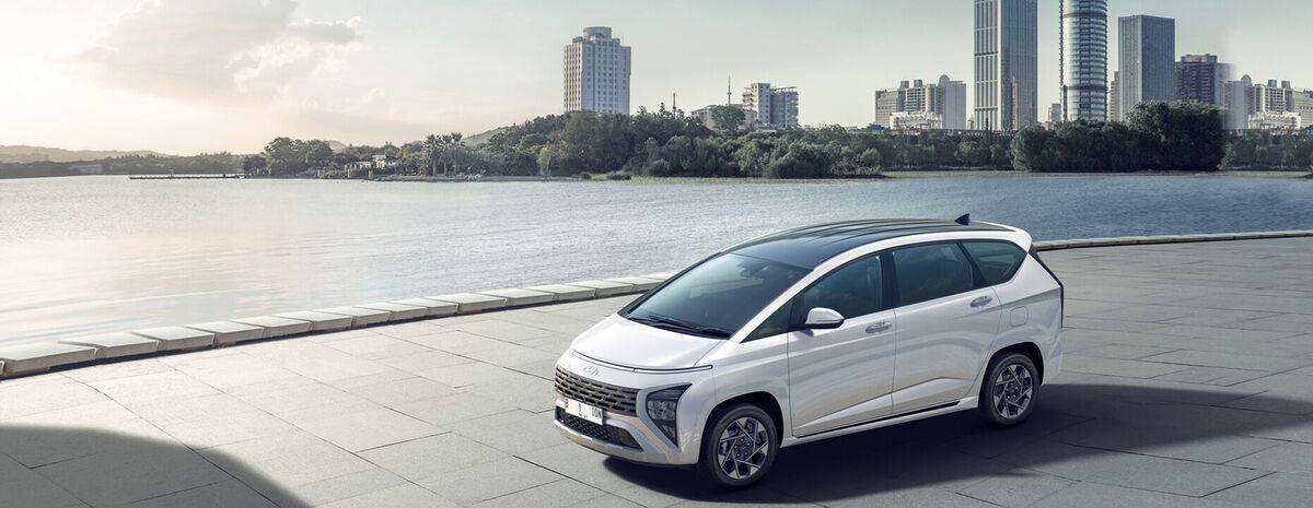 Hyundai Stargazer Essential Tech 2025 Saingi Mitsubishi Xpander. Cek ...